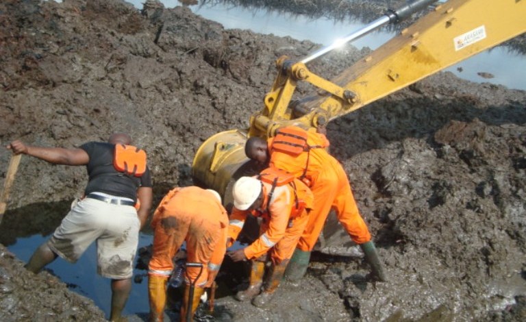 PhotoEssay » Oil Spills Devastate Niger Delta - allAfrica.com